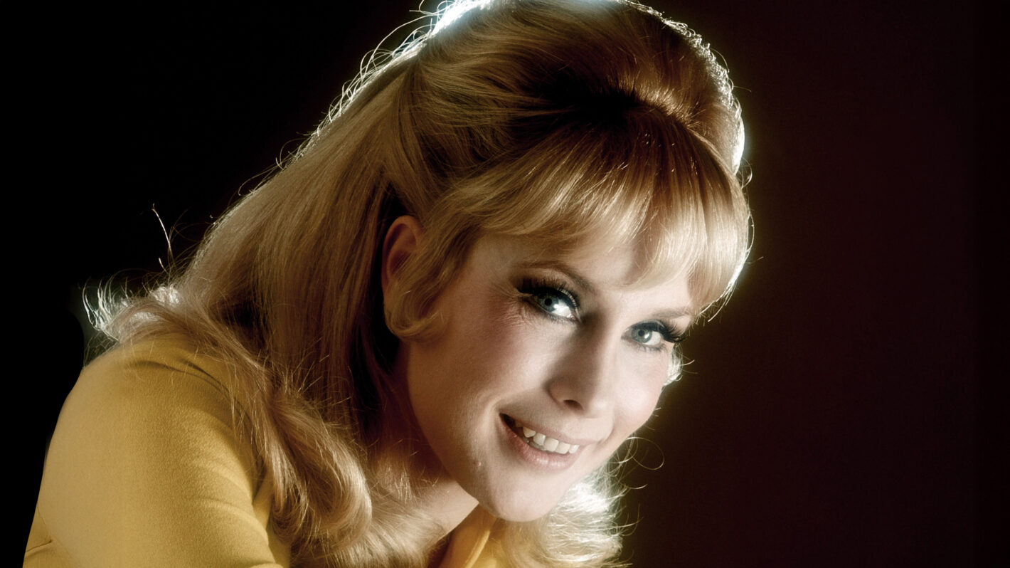 ‘I Dream of Jeannie’ Star Barbara Eden on Breaking Larry Hagman’s Tooth ...
