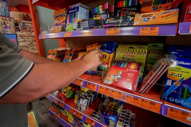 La vuelta al 'cole' supondrá un gasto medio de 398,87 euros para las ...