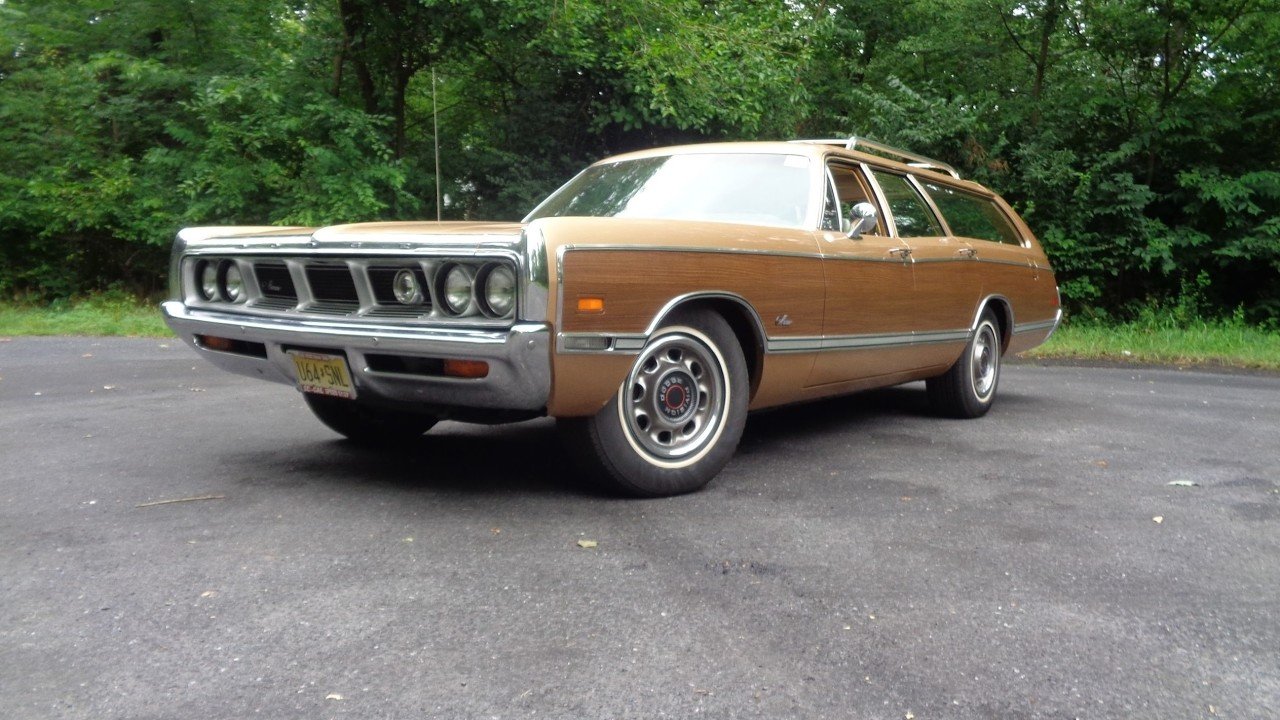 This 1969 Dodge Monaco Station is a Beast