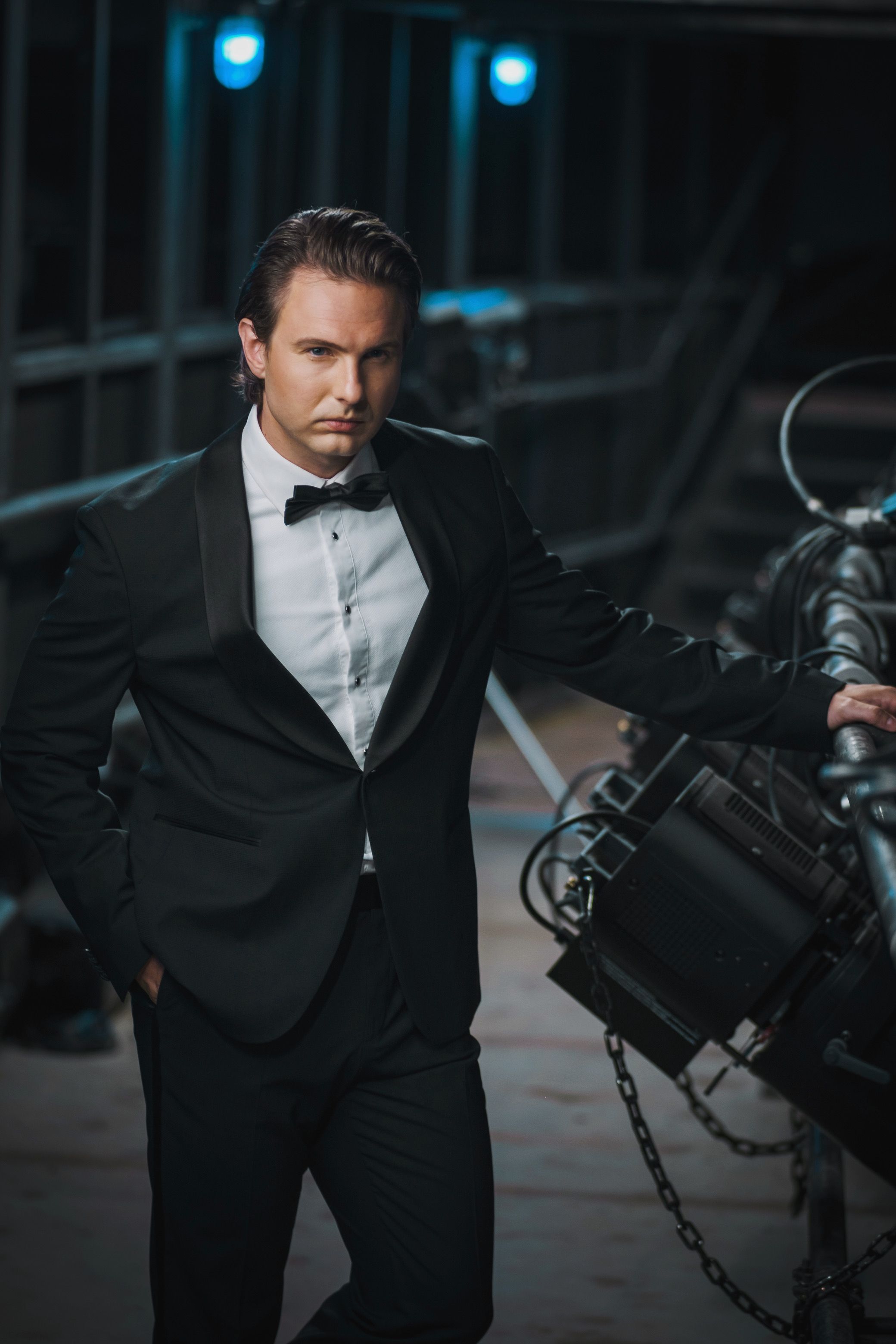 West End's Matt Blaker is Frank Farmer in PH staging of ‘The Bodyguard ...