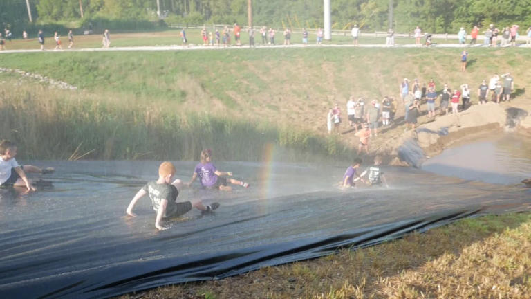 Run in Republic drags participants through the mud