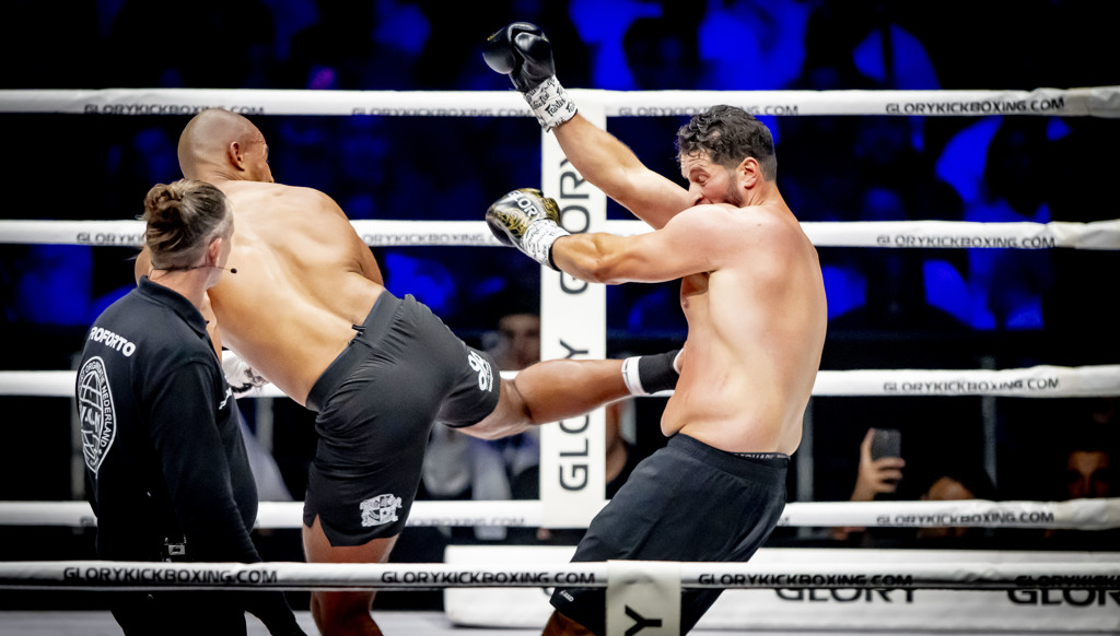 Kickbokser Rigters verslaat Ben Saddik in Ahoy met rake trap