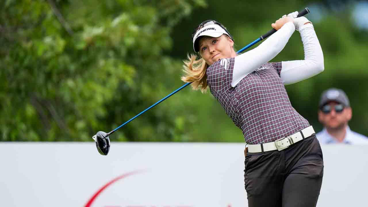 Strong finish vaults Brooke Henderson into share of CPKC Women’s Open lead