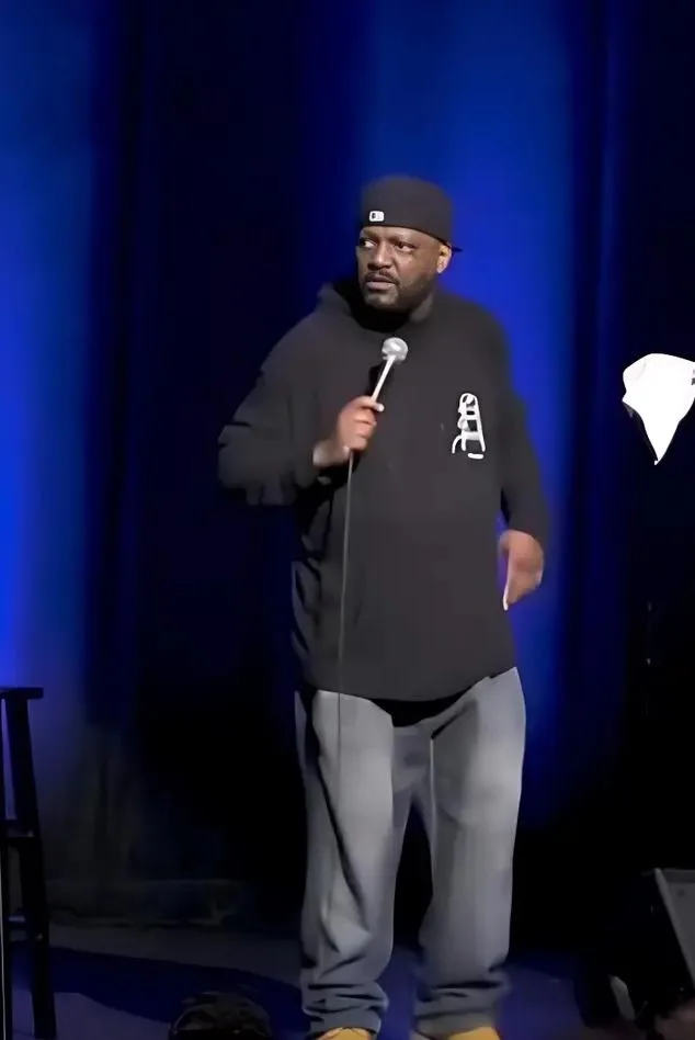 Aries Spears Destroys Karen MAGA Heckler with Savage Viral Joke | WATCH