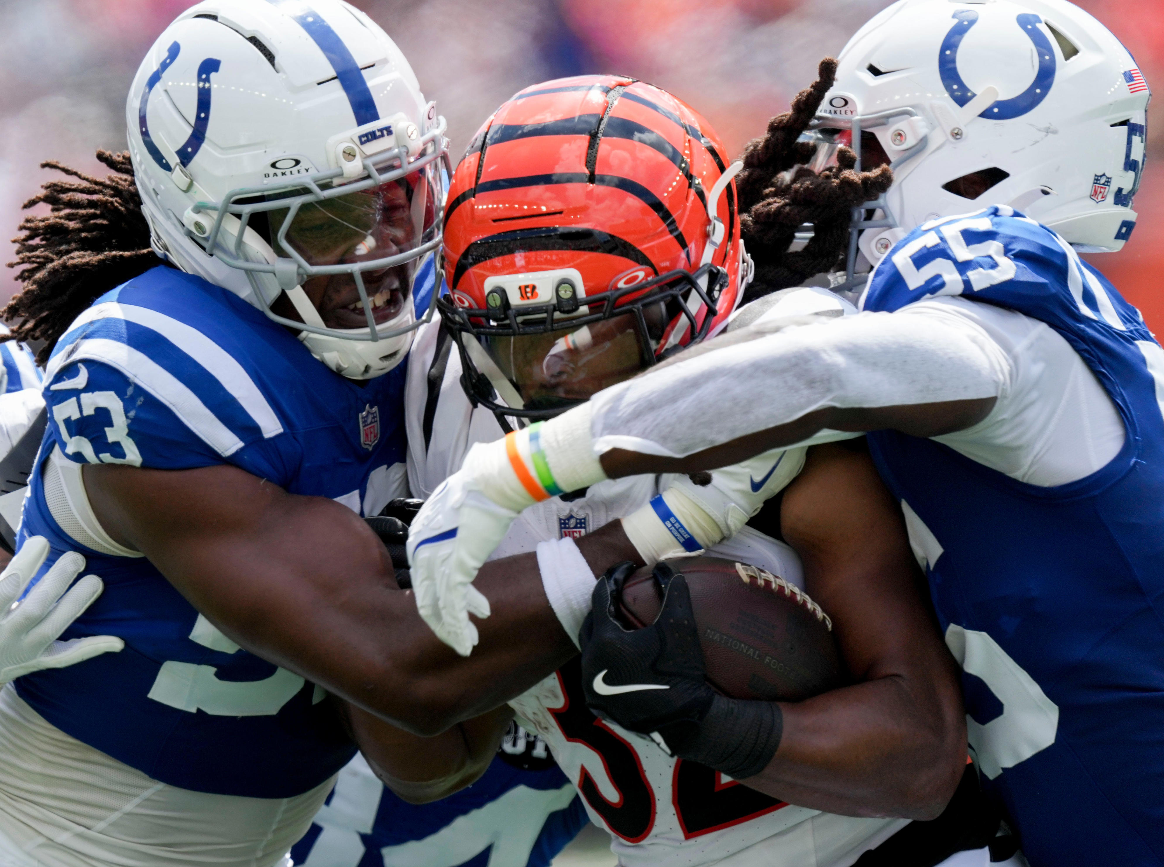 Colts waive defensive end after dominant preseason performance