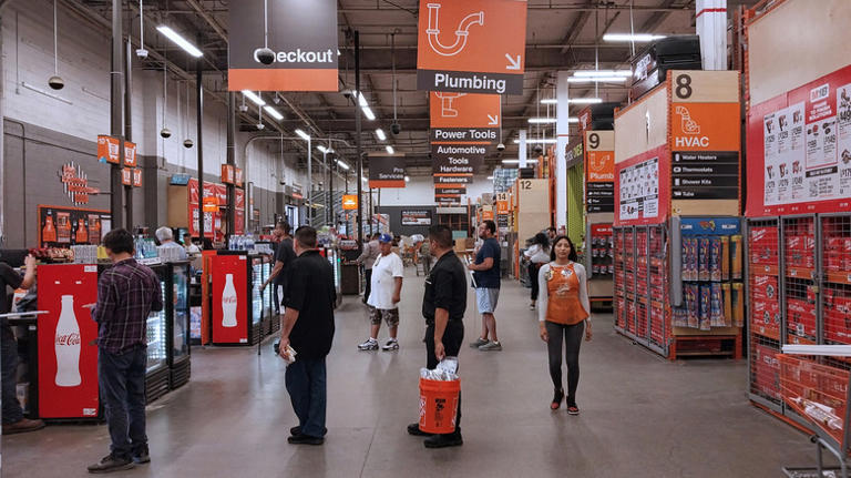 What Is Home Depot's Pro Xtra Loyalty Program And What Does It Offer?