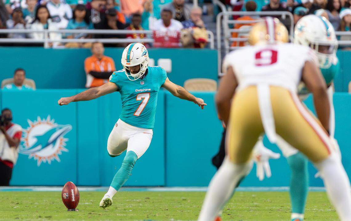 Dolphins kicker Jason Sanders injured, not kicking vs. Jaguars