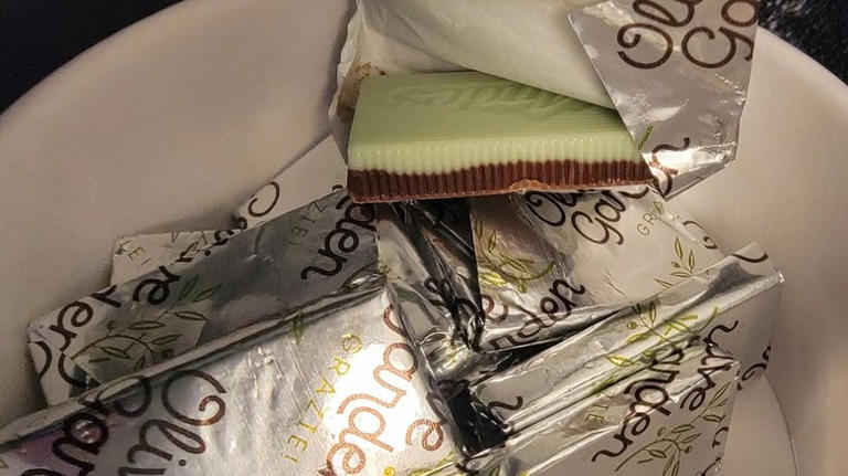 Those Mints You Get At Olive Garden Aren't Technically Andes, So What ...