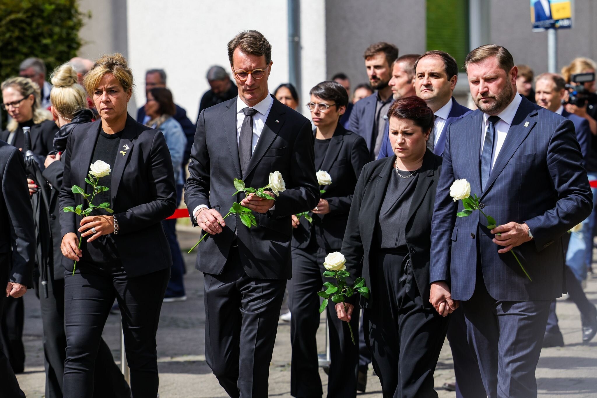 Ein Jahr nach dem Messerangriff in Solingen – Gedenken an die Opfer