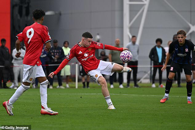 Wayne Rooney's son Kai, 15, scores for Man United's under-18s to ...