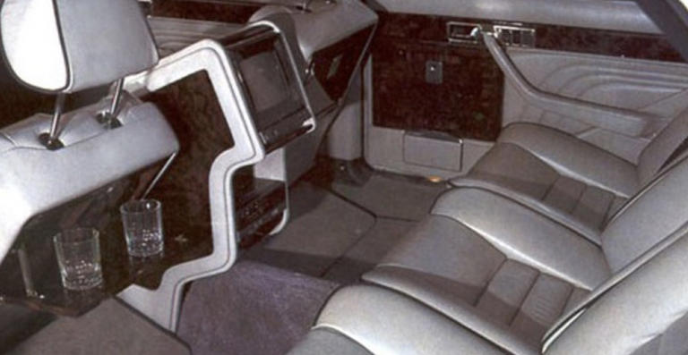 Deze blubberbrede Mercedes Royale kende zelfs @willeme nog niet