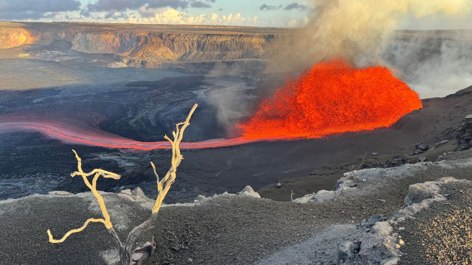 Kilauea’s eruption is back as the Hawaii volcano shoots lava for the ...