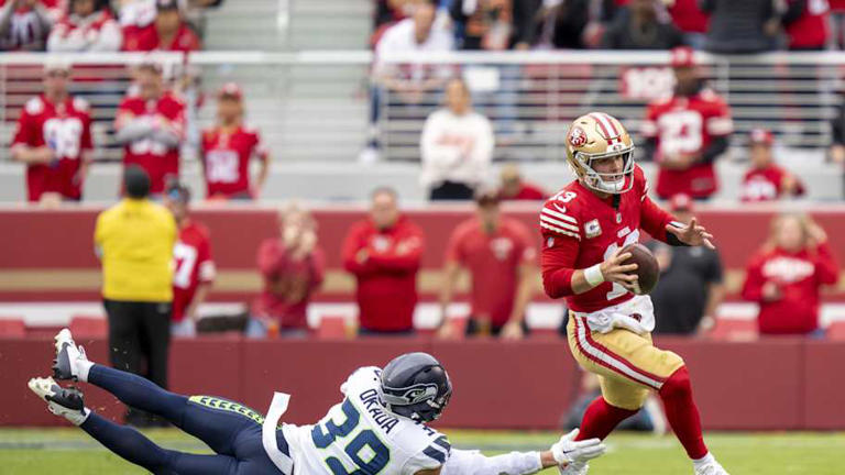 Seattle Seahawks safety Ty Okada makes spectacular one-hand interception