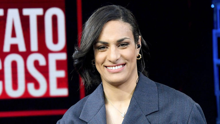 Hámori Luca férfias legyőzőjére rá sem ismerni, Iman Helifből bombázó ...