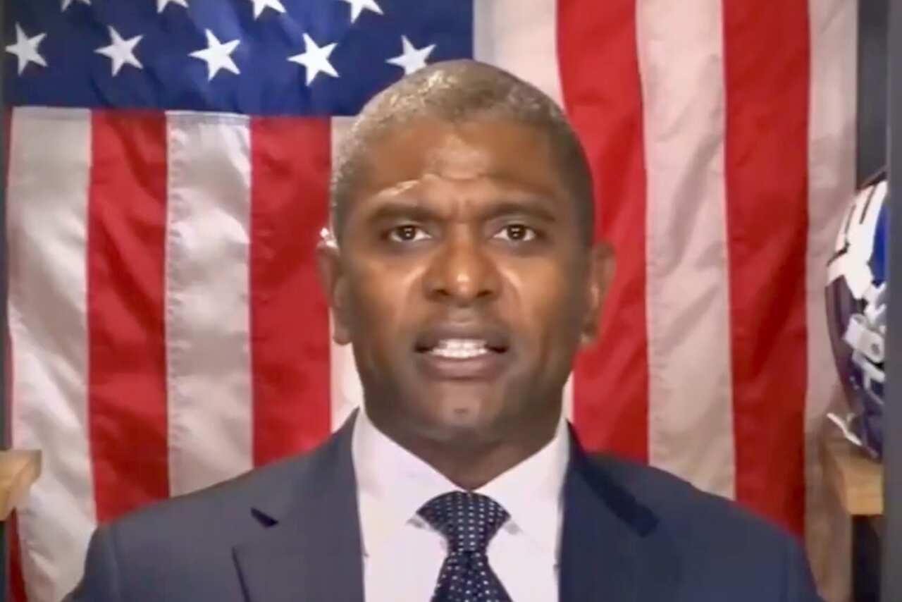 Ex-NFL-Spieler und Trump-Anhänger bringt umstrittene Idee live bei FOX ...