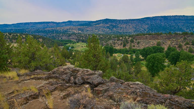 Straddling Two National Forests Is A Stunning Oregon Wilderness With ...