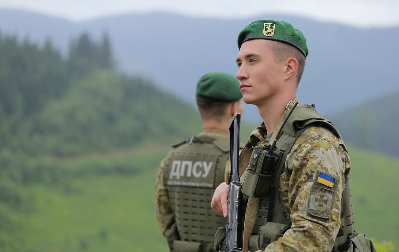 Ukrainian border guards wipe out Russian column in bold battlefield blow