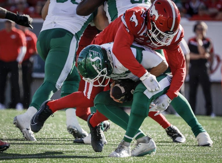 Strong second half spurs Stampeders to 32-15 win over Roughriders
