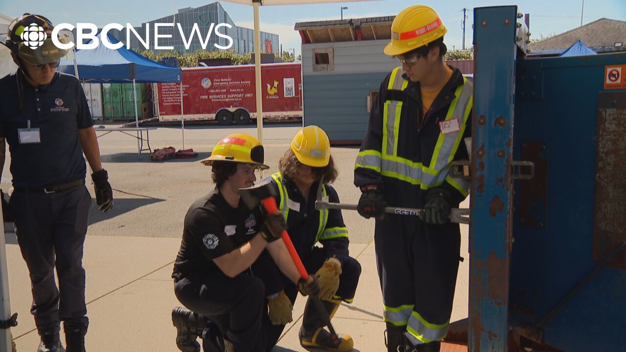 Indigenous youth get hands-on firefighter training in Vancouver