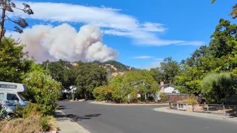 US: Pickett Fire Prompts Evacuations in Napa County, California 3