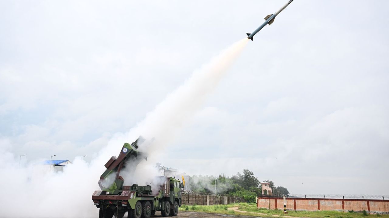 DRDO का कमाल! स्वदेशी एयर डिफेंस सिस्टम IADWS का सफल परीक्षण, दुश्मन के ...