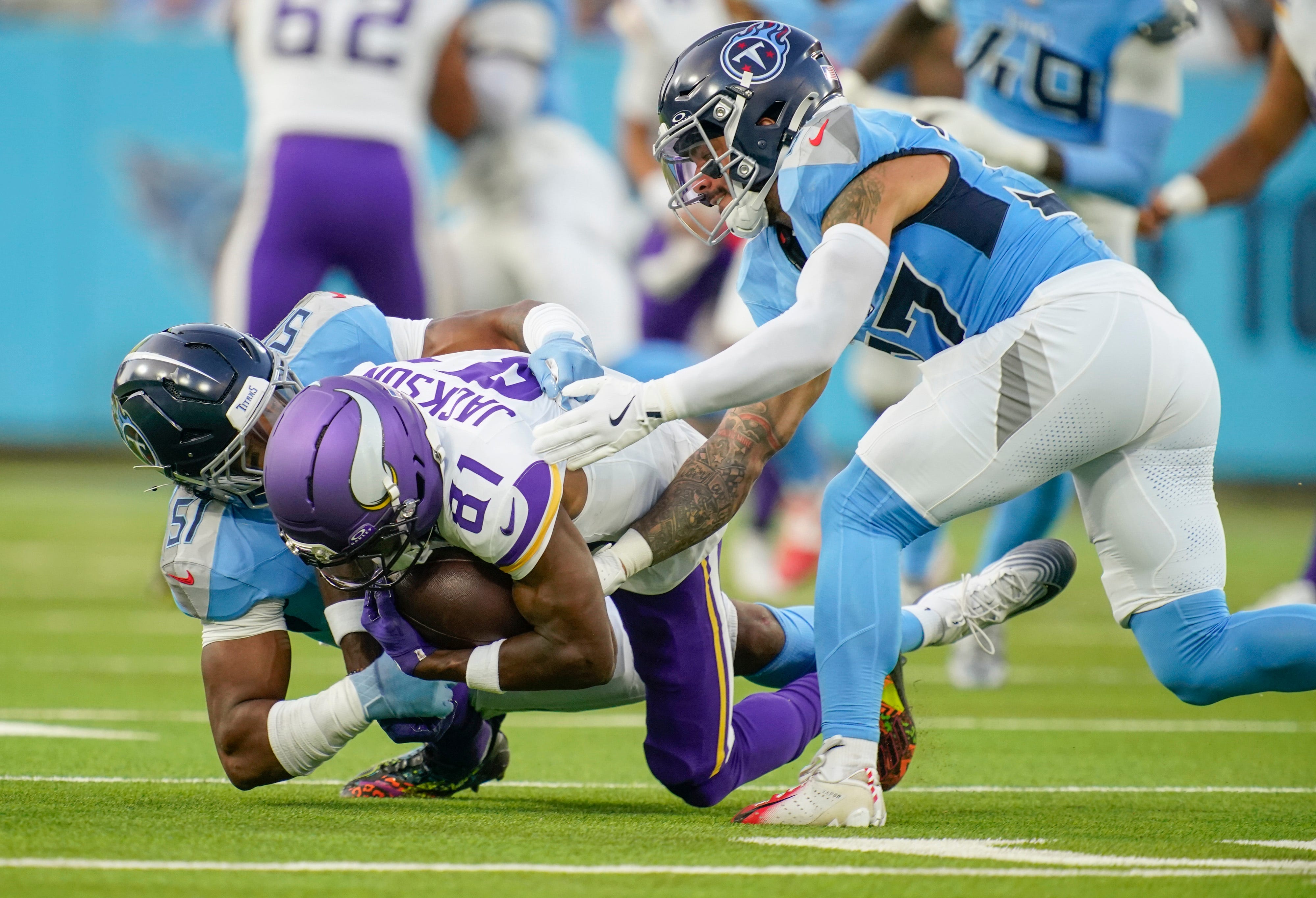 Tennessee Titans reveal number changes heading into the regular season ...