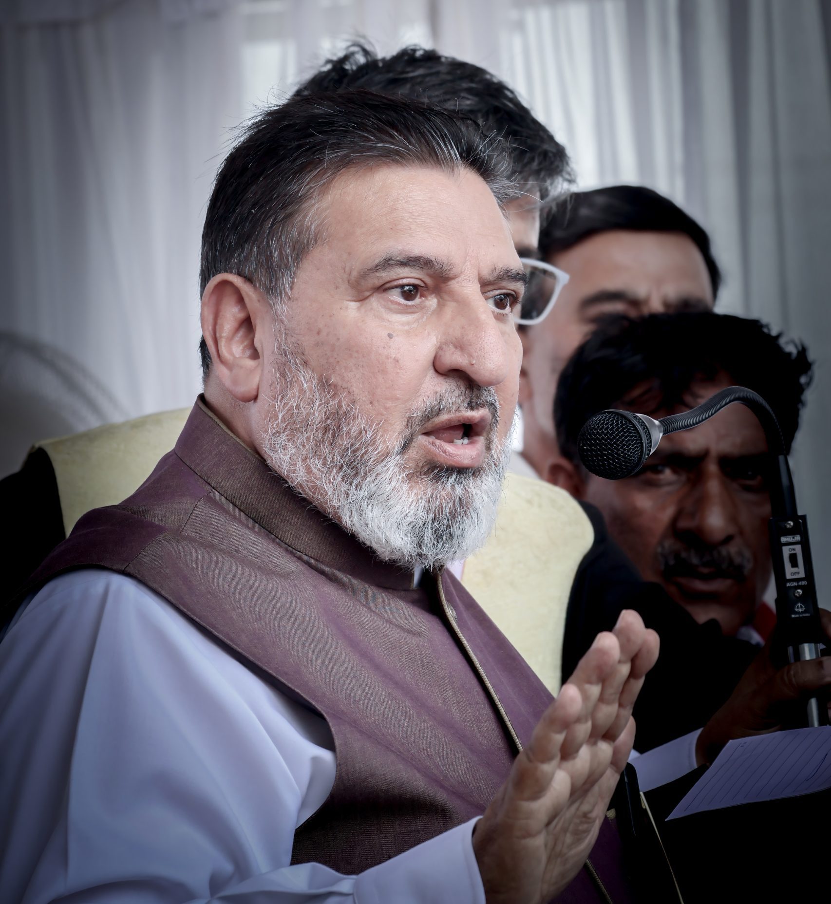 Altaf Bukhari urges CM Omar to intervene to protect Rawathpora ...