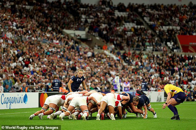 Meet the England star who is the 'glue' binding Women's Rugby World Cup ...