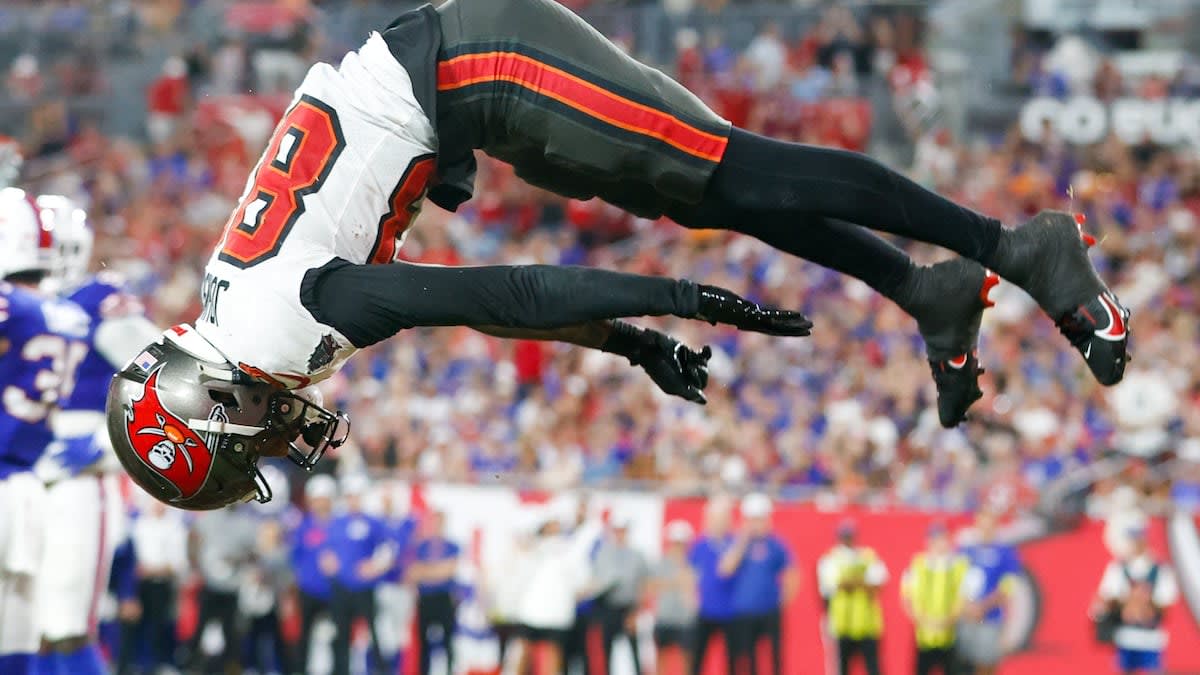 Tez Johnson does a backflip in end zone, but Bucs tumble to Bills