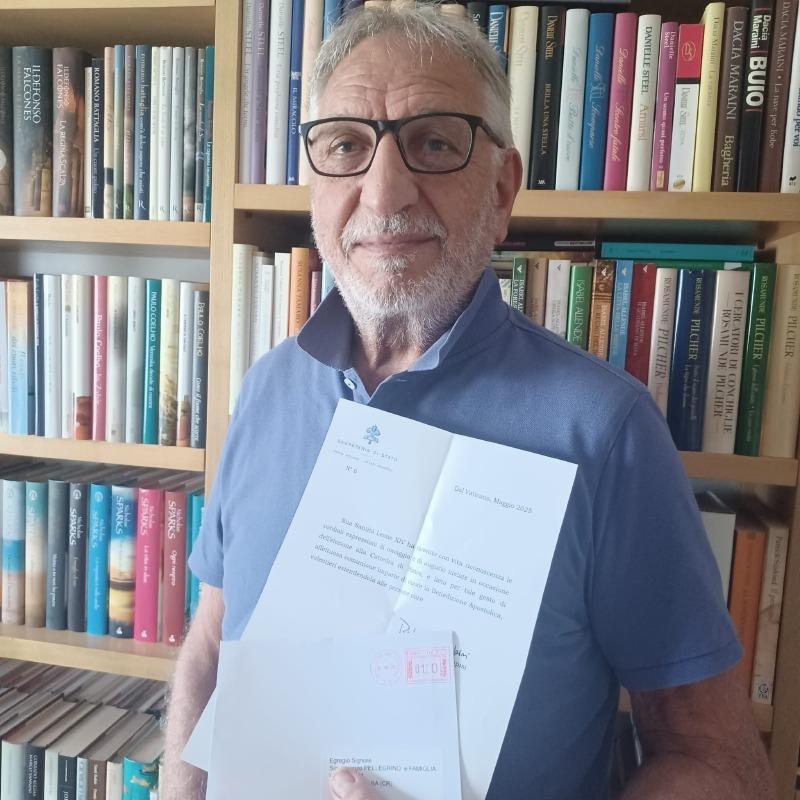Il poeta scrive ai grandi della terra: "Da Papa Leone già due risposte"