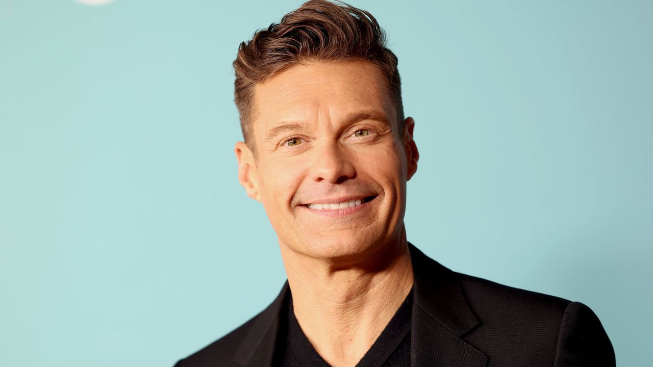 Ryan Seacrest’s backyard poolside oasis is a masterclass in understated ...