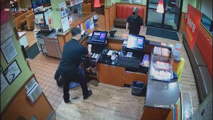 'Happened so fast' | Houston restaurant employee recounts being held at ...