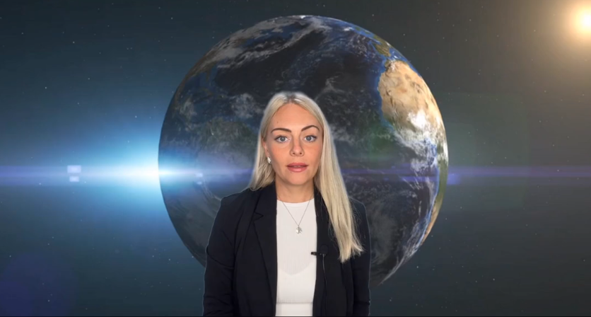 Scientist believes that Aliens are tuning into our airport radar signals