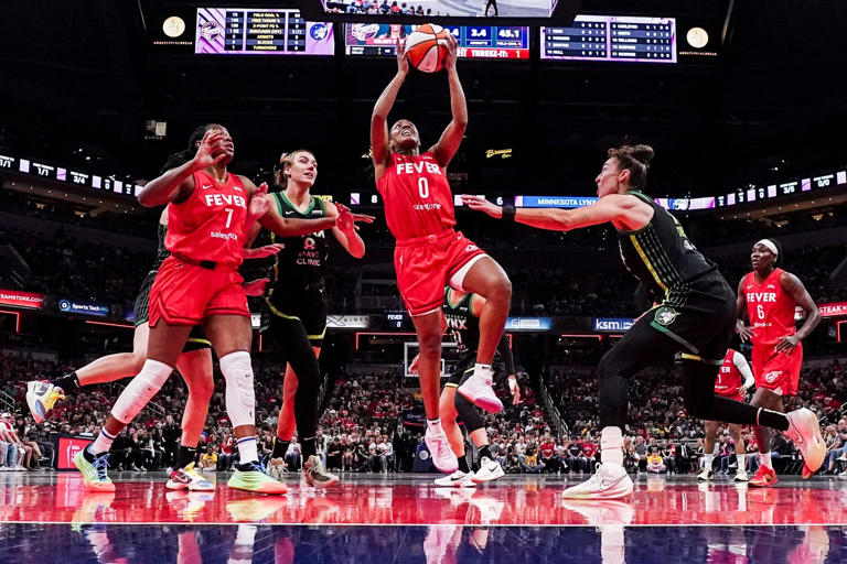 Kelsey Mitchell breaks Indiana Fever record