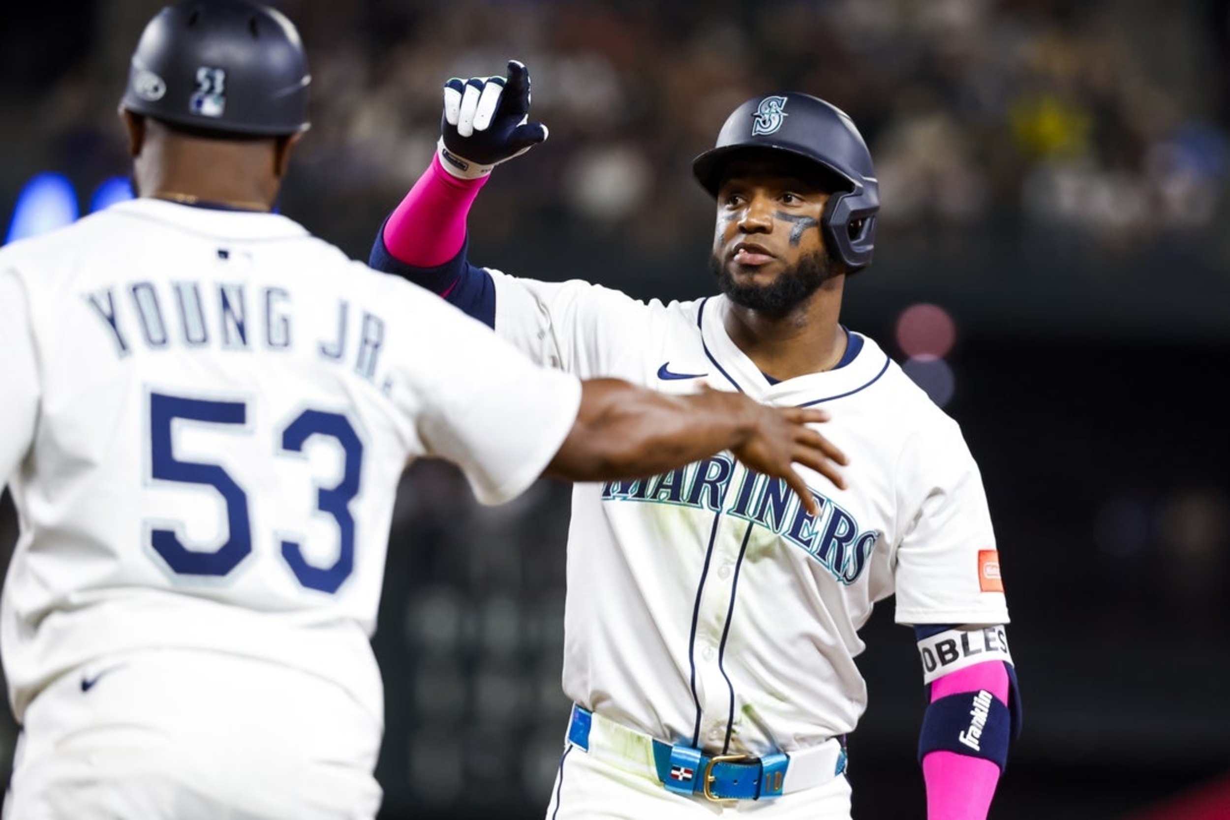 Mariners hope Victor Robles can provide spark vs. A's