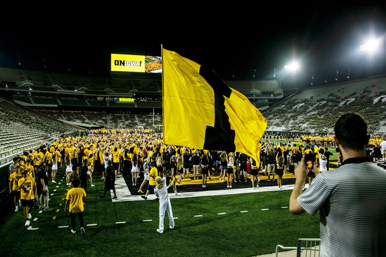 Iowa football vs. Albany: Who wins? Final score predictions