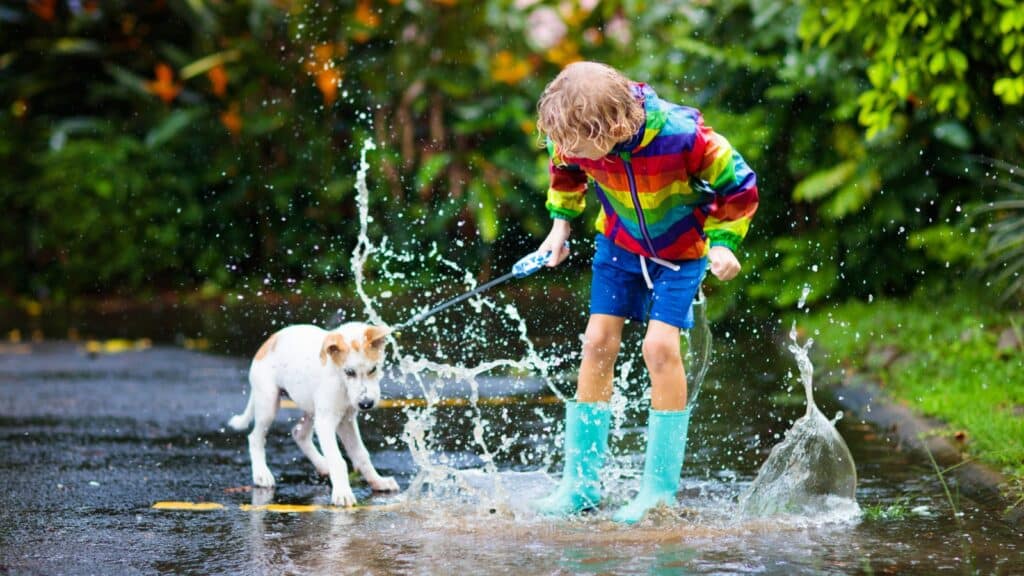 18 differences between growing up online vs. outdoors