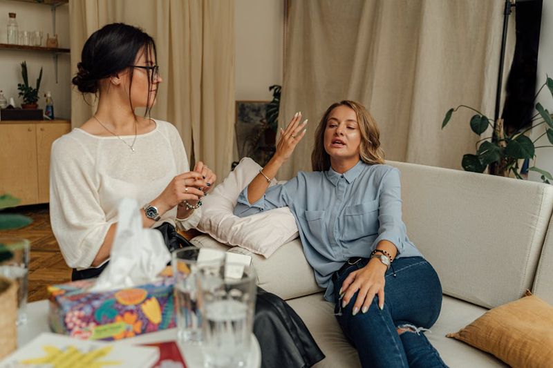 10 Small Gestures That Instantly Build Trust