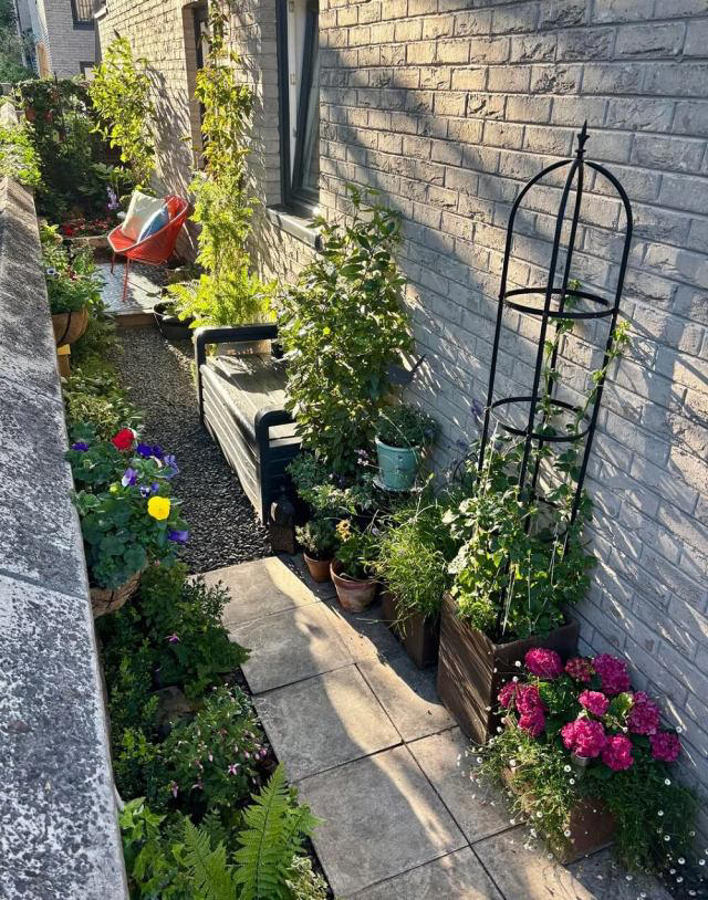 Homeowner shares before-and-after photos after transforming awkward ...
