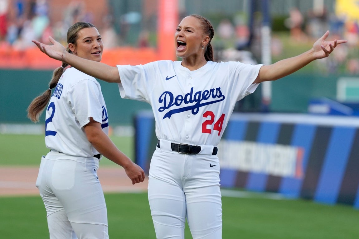 Epic women's softball photos from Saturday's MLB Home Run Derby X competition