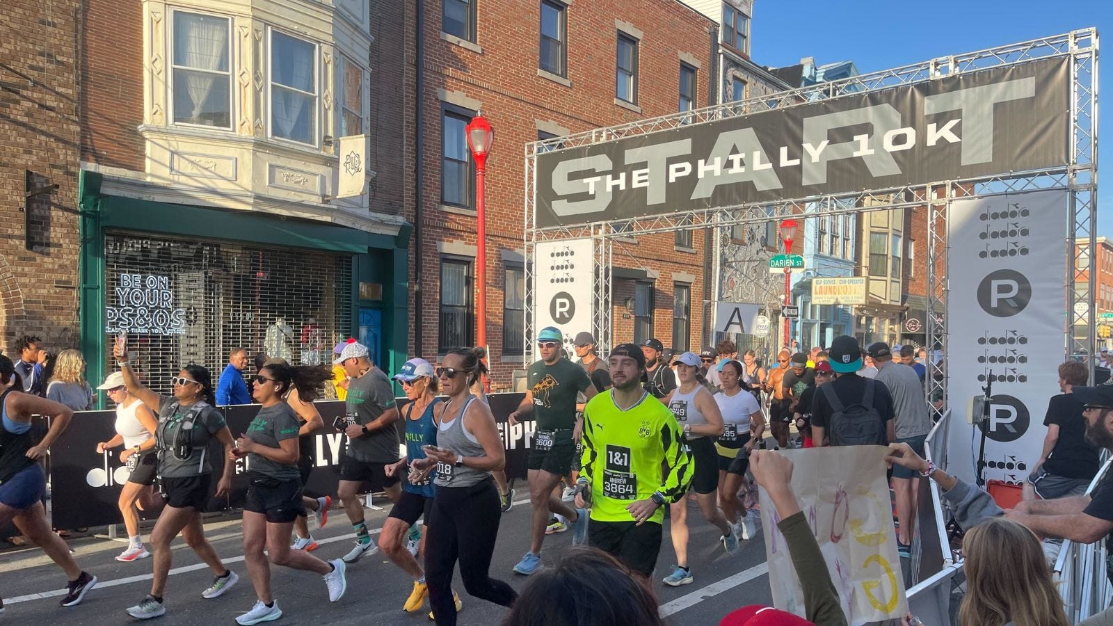Hundreds of runners hit South Philly streets for 2025 Philly 10K