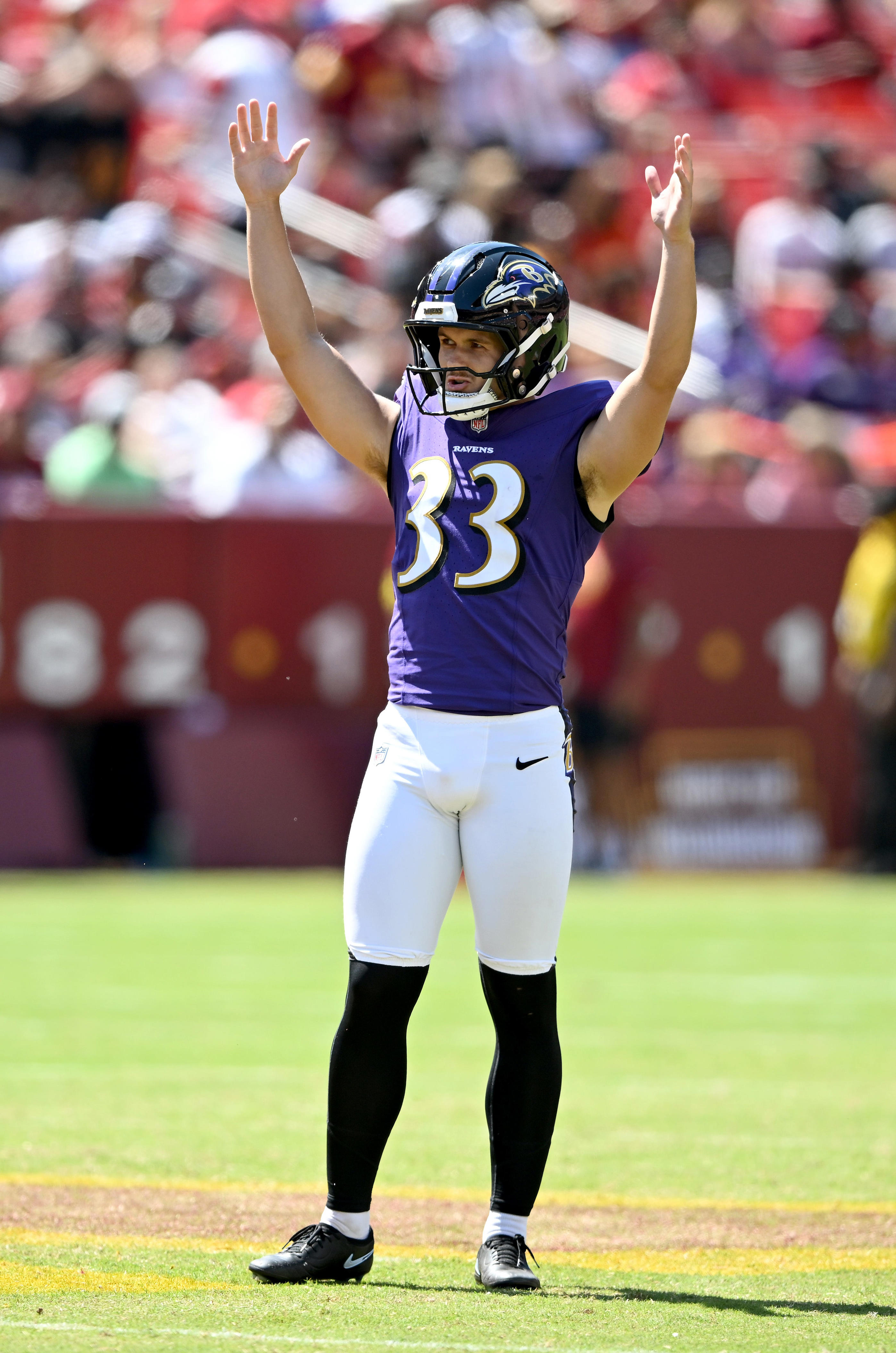 Tyler Loop booms a 61-yard field goal vs. Commanders to continue his ...