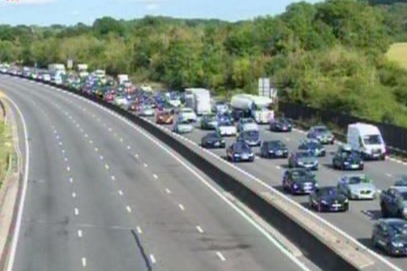 M25 crash today sees traffic stopped in Surrey on Bank Holiday Sunday