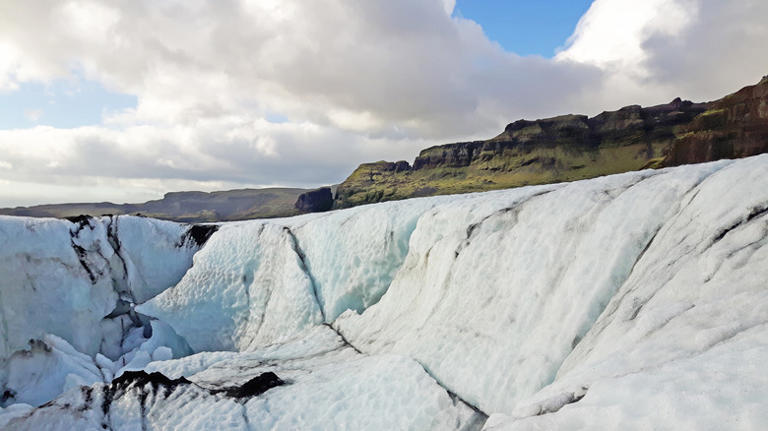 Rick Steves Warns Tourists To Avoid These Common Dangers While ...