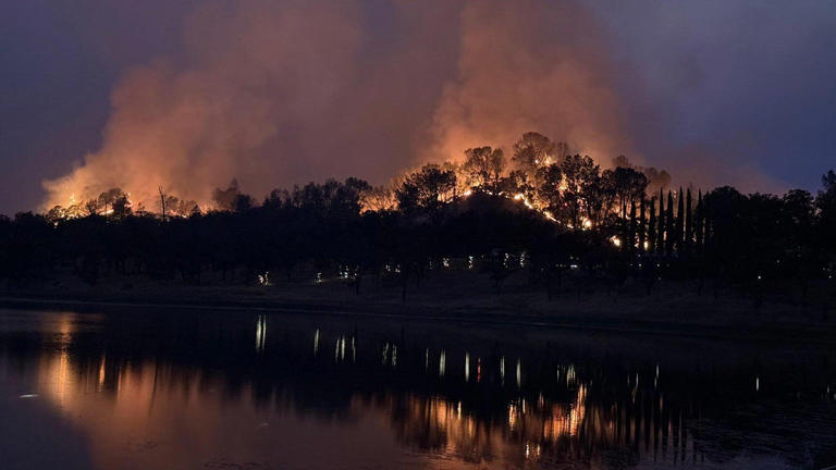 Pickett Fire in California's Napa County near Calistoga the largest in ...