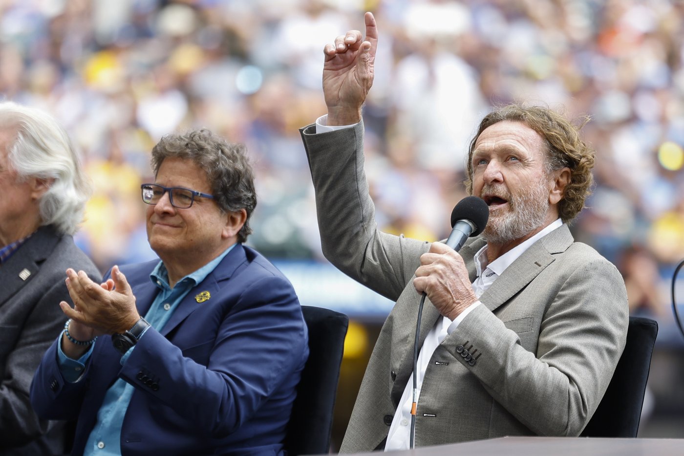 Brewers pay tribute to longtime broadcaster Bob Uecker in star-studded ...