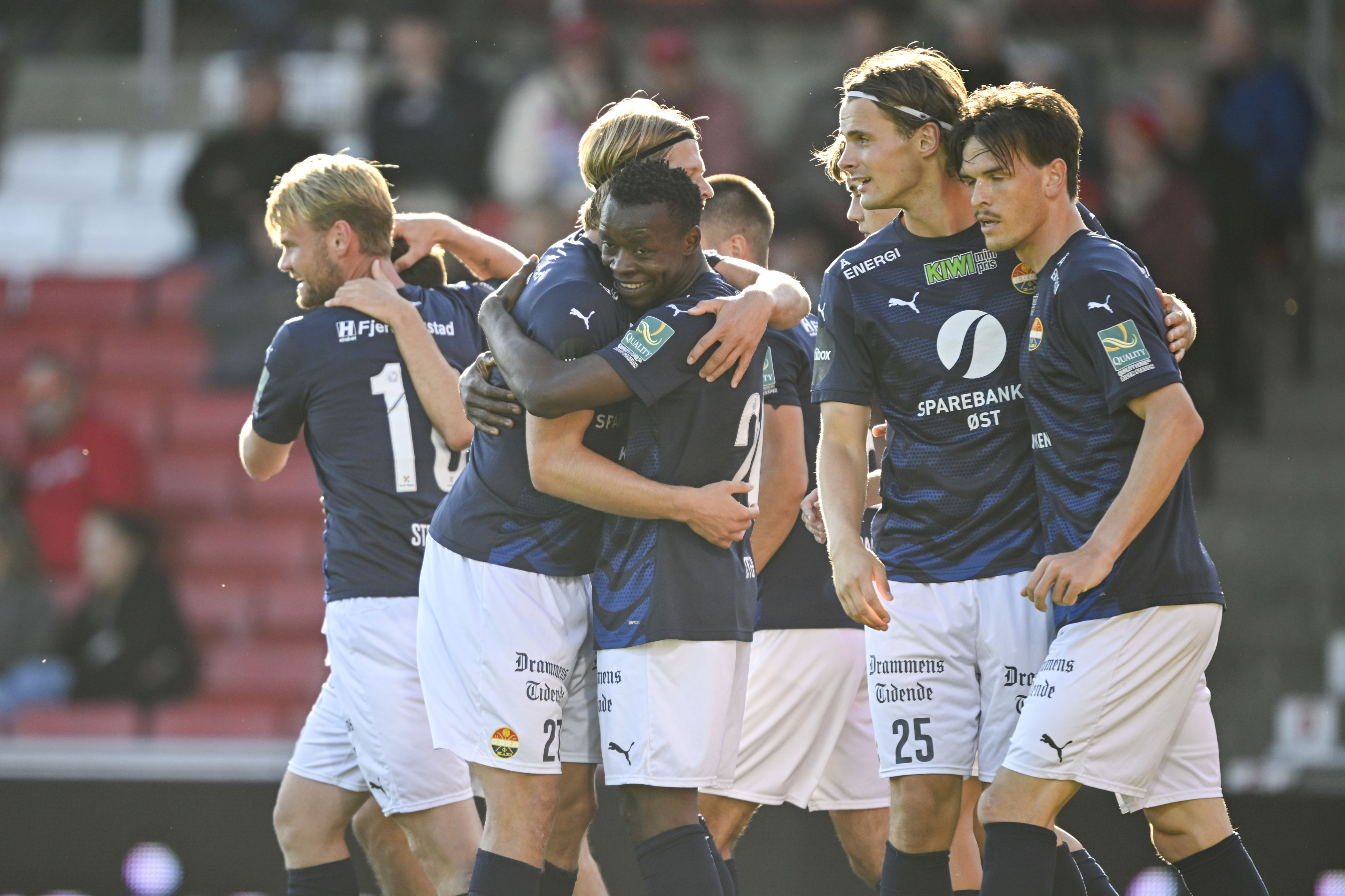 Strømsgodset rotet bort tomålsledelse – styrer mot nedrykk etter 2-2 på ...