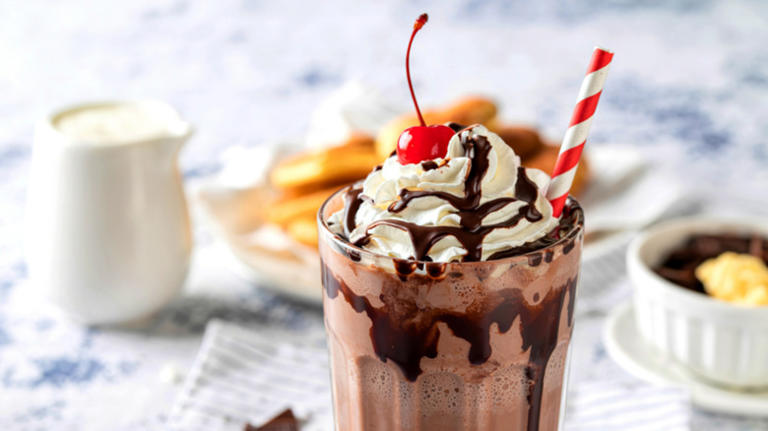 Here's Why Your Homemade Milkshake Has A Gritty Texture (And How To ...