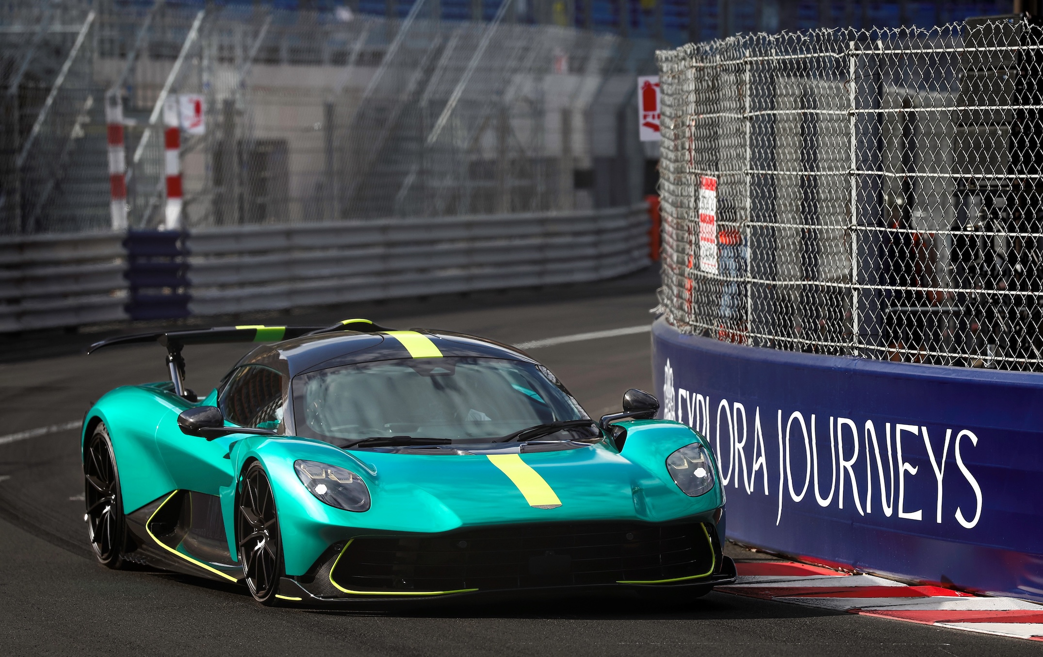 Aston Martin Valhalla Hybrid Supercar: Dynamic Performance Technology