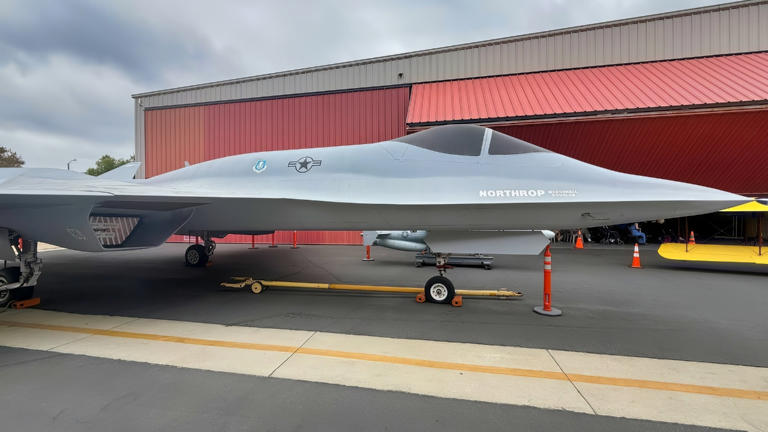 YF-23 Black Widow II stealth fighter has a message for the US Air Force